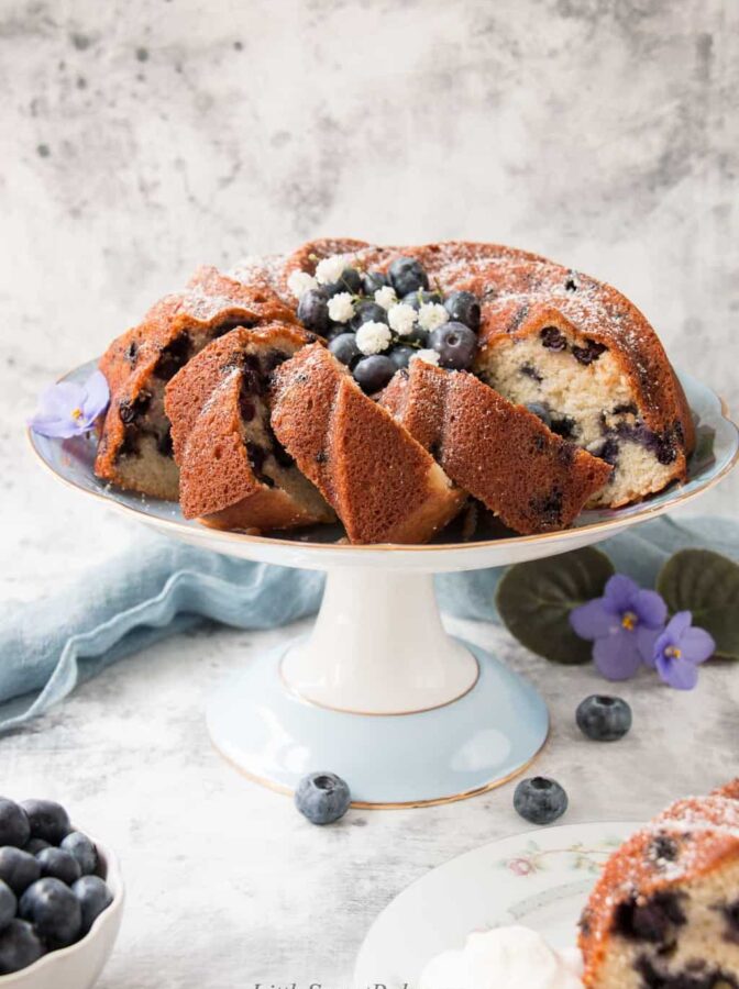 Skor Bars with Ritz Crackers (aka White Trash Bars) - Little Sweet Baker